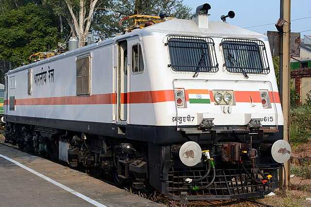 Indian locomotive class WAP-7 - Wikiwand