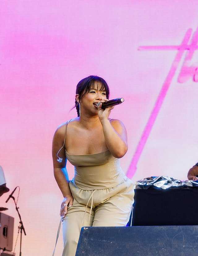 Thuy (singer) - Wikiwand